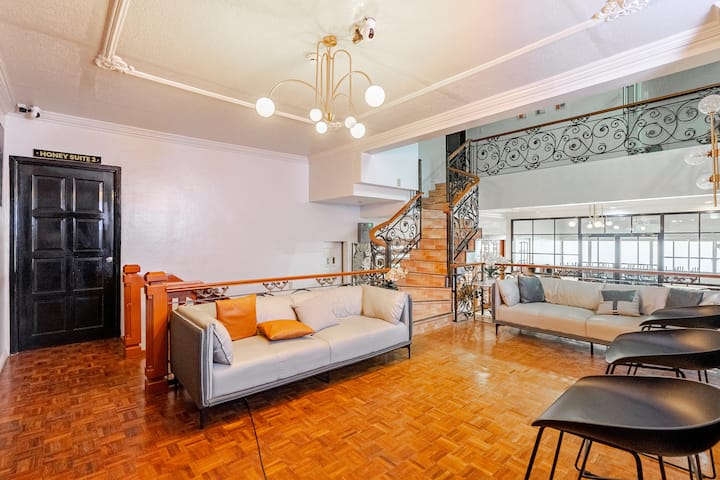 Honeysuite Room Inside Bee Cafe Cebu - Cebu