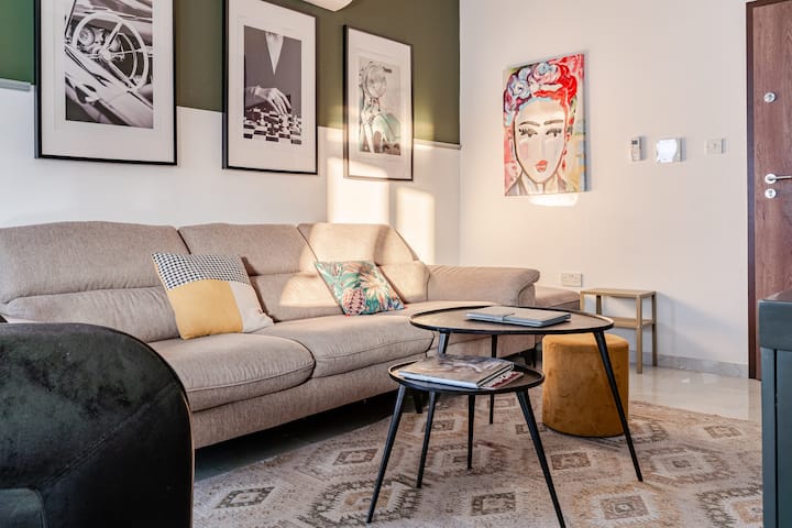 Cc13 · Elegant Urban Retreat | Large Balcony Wi-fi - Limassol