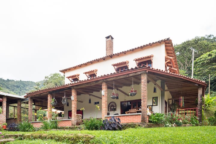 Cabaña Mágica En La Sierra Nevada - Colombia