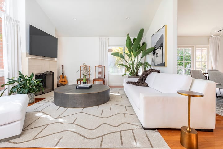 Spacious 4br Oasis In Turtle Rock Close To Beaches - Irvine, CA
