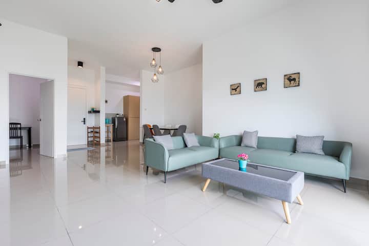 High Floor Quiet 3br Corner Unit Apartment - Masai