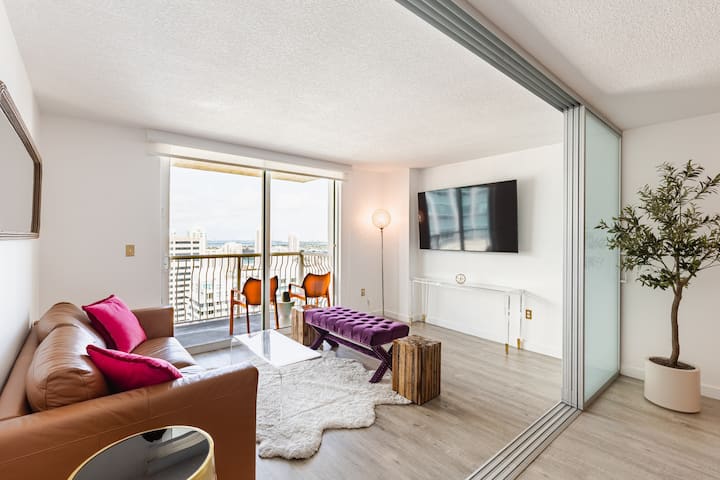 Oceanview Miami Condo 41st Fl Pool Free Parking - Miami, FL