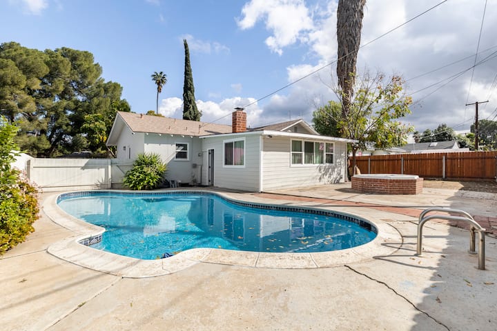 Inland Oasis Retreat - Riverside, CA