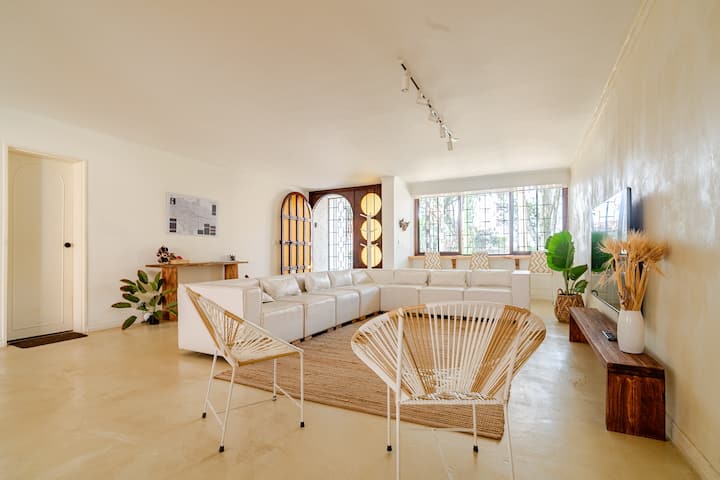 Large Quiet Spacious House In - Laureles Estadio - Medellín