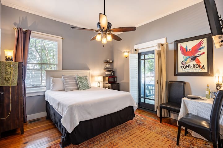 Blue Magnolia #1-private Entrance, Porch, Bath! - Wilmington, NC