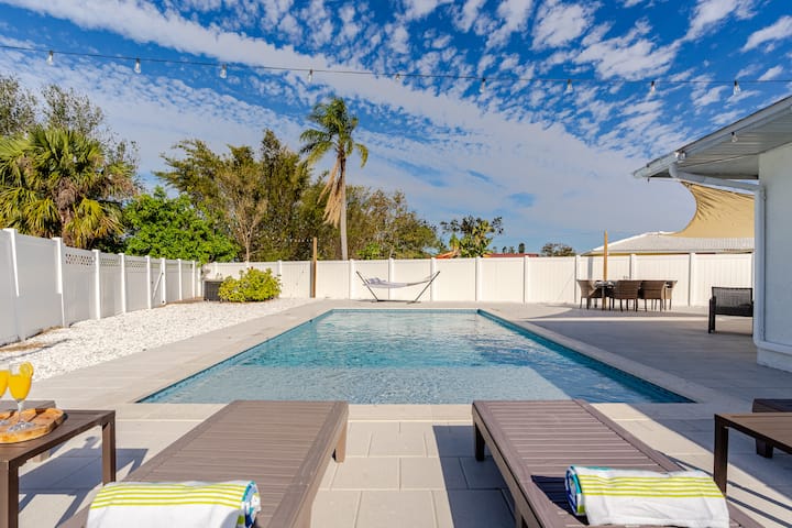 Near Anna Maria Beaches - Cozy Family Getaway - Bradenton, FL