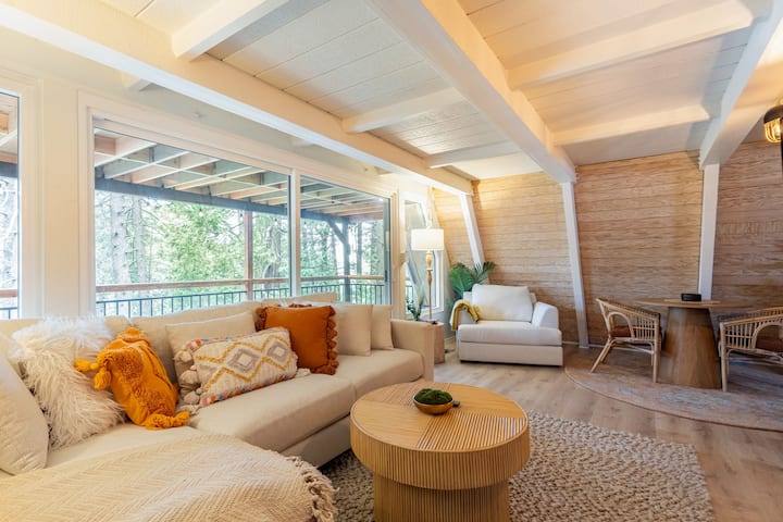Cozy A-frame In The Tree Tops - Crestline, CA