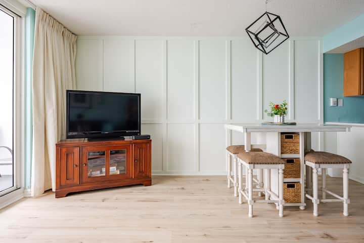 Remodeled Beachfront Condo At Pelican Beach! - Destin, FL