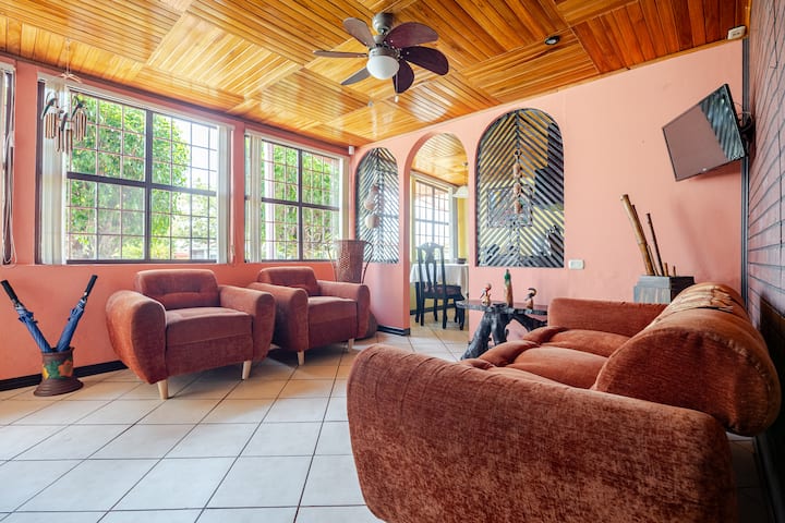Costarrican Fully Equipped House, High Speed Wifi - Costa Rica