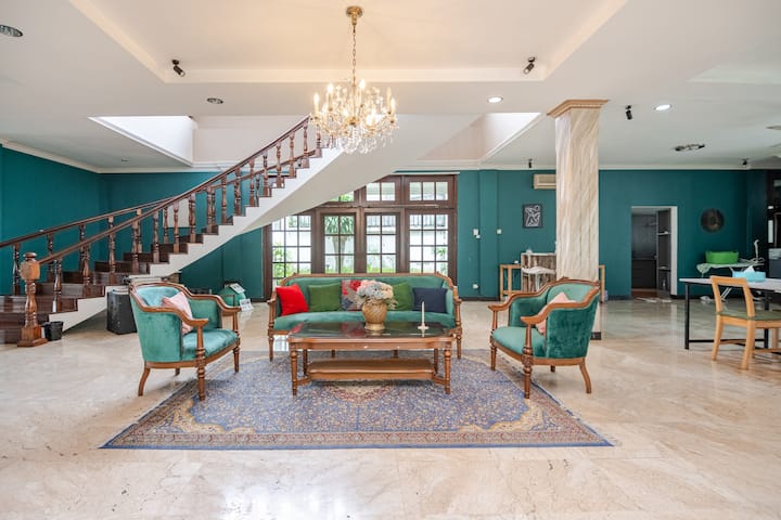 Classic Comfortable House For Stay - Jakarta