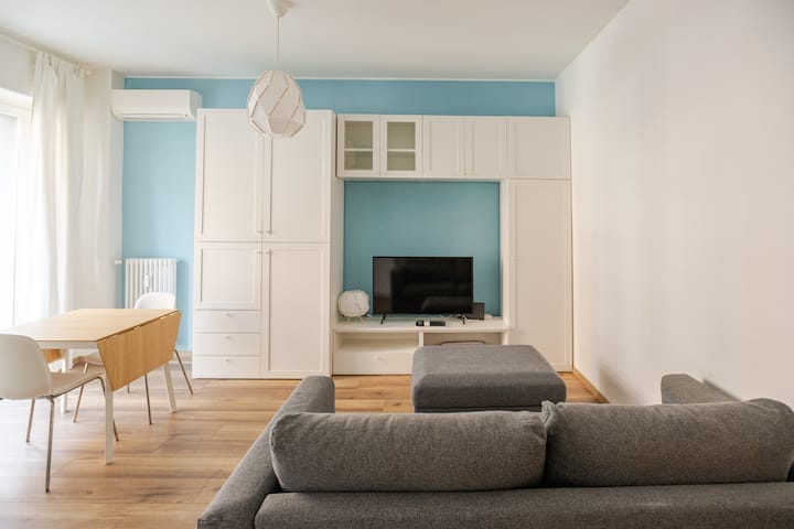 [Duomo F. Prada Ieo] Monolocale Blu - Studio Flat - Milan