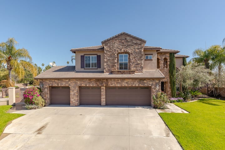 Luxurious 3500 Sf Villa Home Spa - Corona, CA