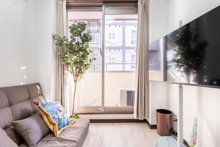 最大8人！最寄り駅徒歩3分！新しいお部屋で友達、家族で大阪満喫の旅に！ - Higashiosaka