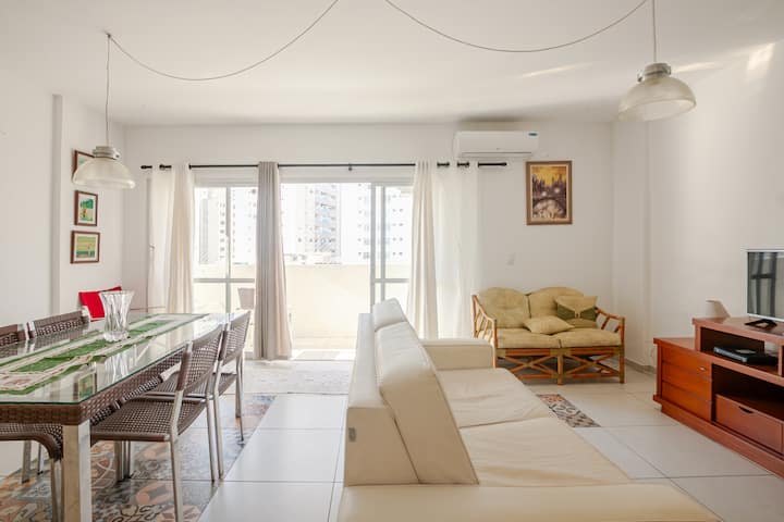 Apto A Poucos Passos Da Praia Tombo/astúrias - Guarujá