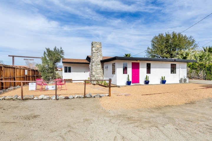Casa De Frida-gated House+hot Tub+ Huge  Yard - Desert Hot Springs, CA