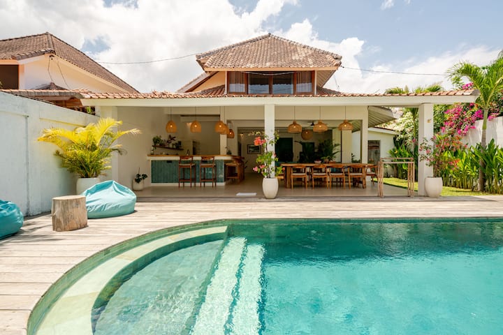 2 Bdr Villa, Walking Distance To Seminyak Beach. - Bali