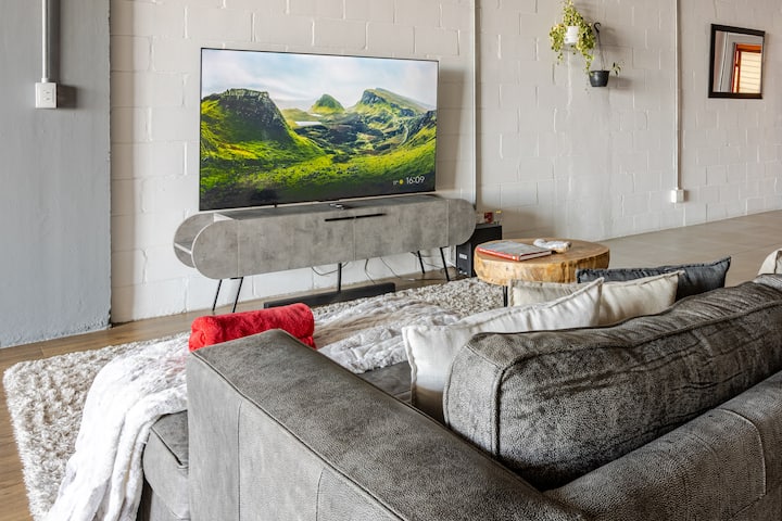 Style And Comfort Near The V&a - Cape Town