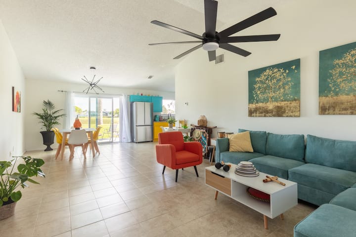 Tranquil Waterfront Home | Near Beaches & Nature - Port St. Lucie