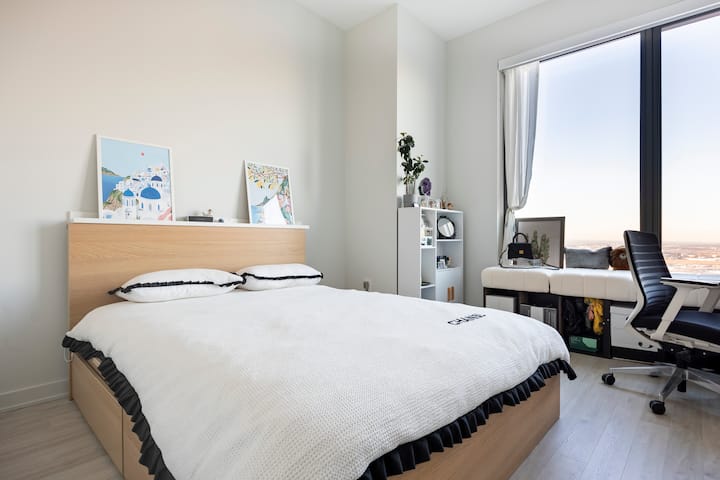 Big Room Affordable Luxury Sytle - Jersey City, NJ
