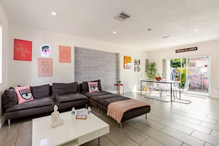 Beach - Free Welcome Basket- Cozy Home+ Jacuzzi - Miami Gardens, FL