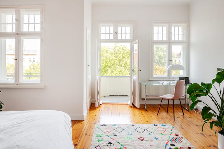 Beautiful Balcony Flat Planufer - Berlin