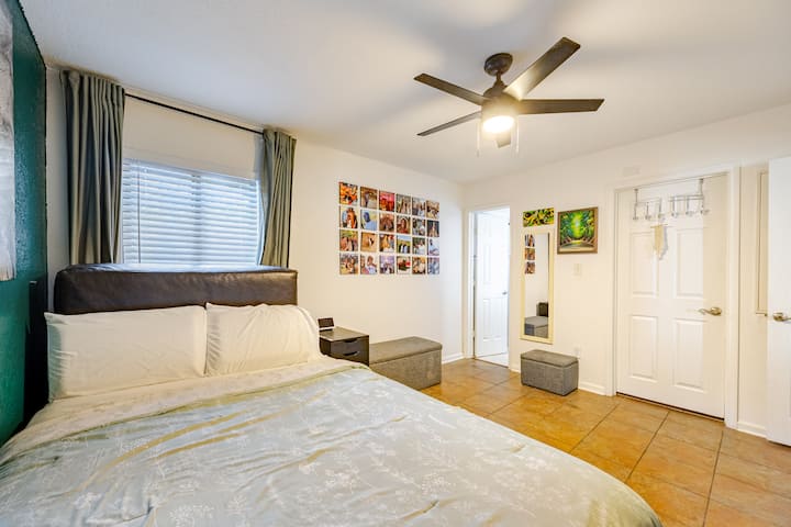 Cozy Condo Close To Downtown - Orlando, FL
