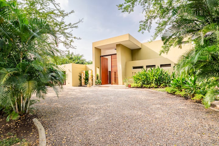 Mesa De Yeguas 6 Habitaciones 6 Baños 20 Personas - Anapoima