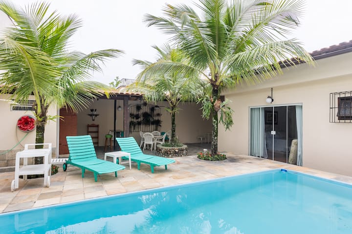 Casa Com Piscina Na Praia De Piratininga - Niterói
