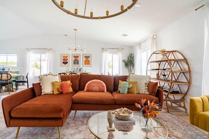 Terra Cotta - Pool, Firepit, Mini-golf, Gameroom! - Indio, CA