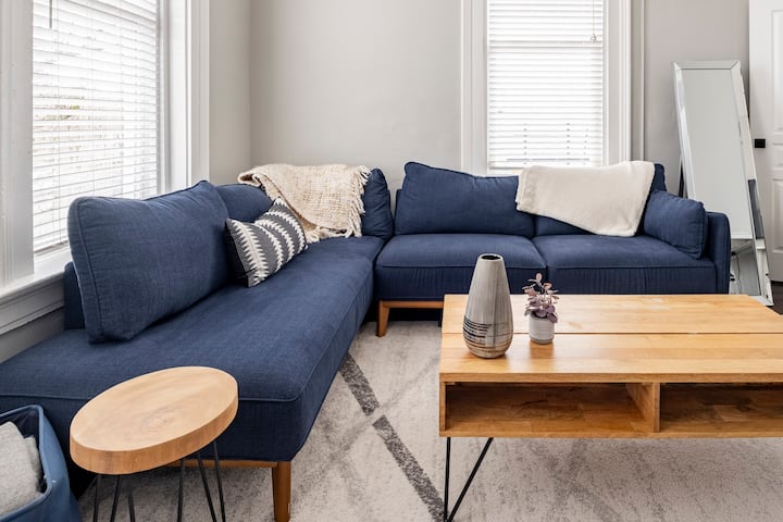 The Eagle's Perch: Comfy & Equipped - Covington, KY