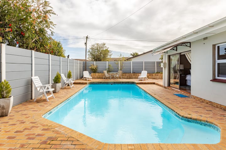 15 Min To V&a Waterfront, 5 Min Grand West Casino - Cape Town