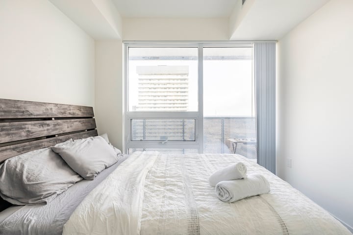 Waterfront Condo In Downtown Toronto! - Toronto