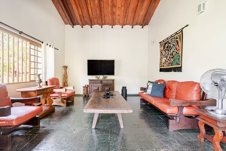 Tropical House - 4km From ÁGuasclaras - 23 Guests - Brasília