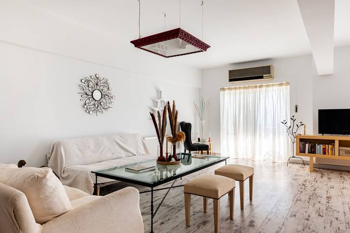 "Seaside Haven: Central, Marina Nearby, Parking" - Agios Nikolaos