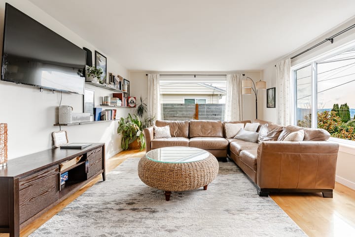 Comfortable Family Retreat - Silverdale, WA