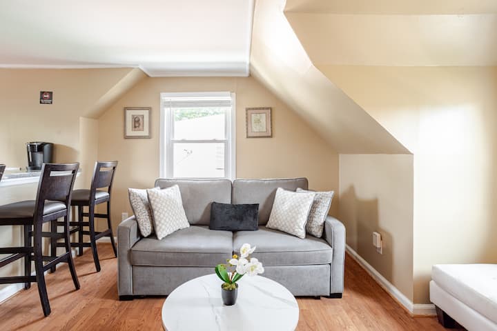 Cozy 1 Bedroom Apartment - Garden City, NY