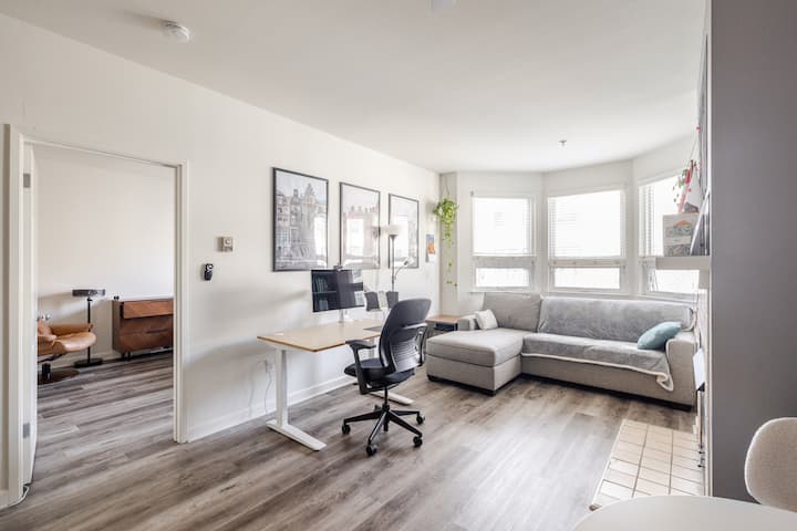 Modern Living Apartment - San Francisco, CA