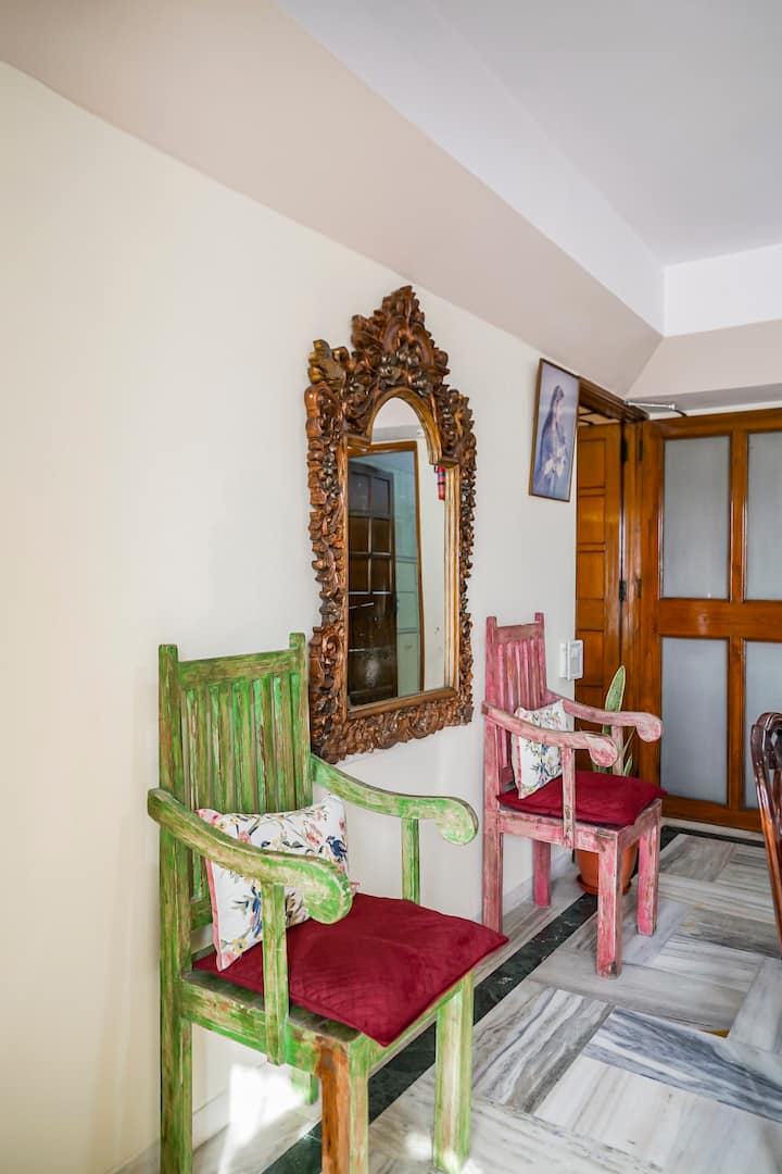 Cozy 2bhk Apartment W/ Balcony | Near Birla Mandir - Jaipur