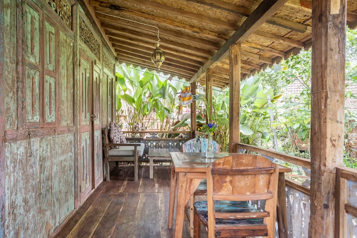 Organic Farm Wooden Bungalow With Kitchen - Sidemen