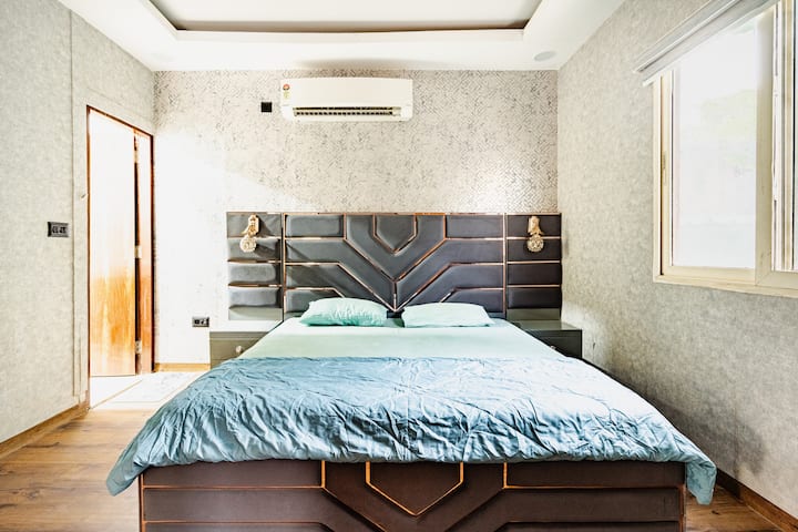 Private Farmhouse With Pool & Garden - Faridabad