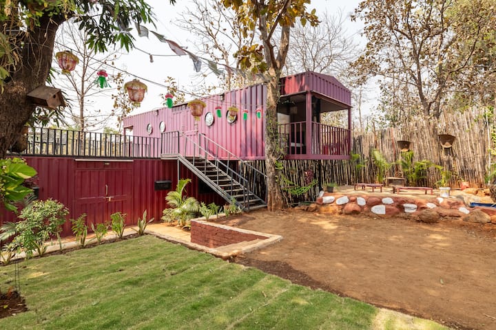 Bohemian Style Container Home With Mountain View - Lonavala