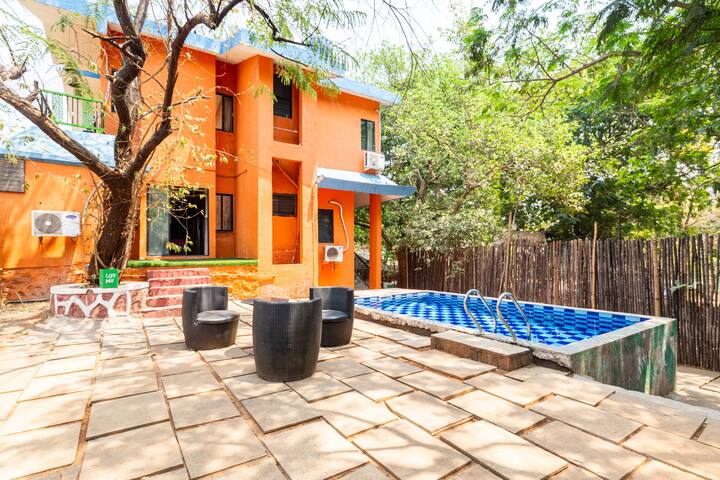 4bhk Bohemian Style Villa With Mountain View - Karjat