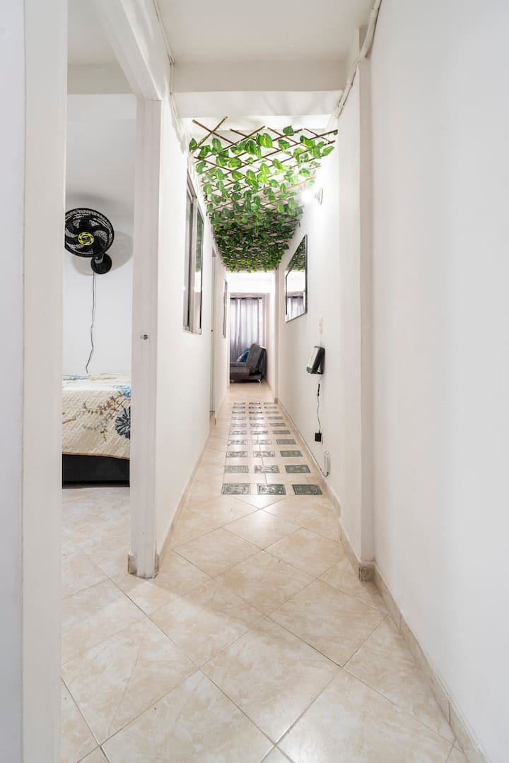 Complete House, Near Plaza Mayor - Itagüí