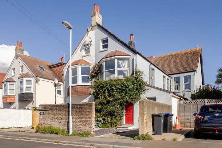 Cosy Flat By The Sea, Garden And Private Car Park - Steyning