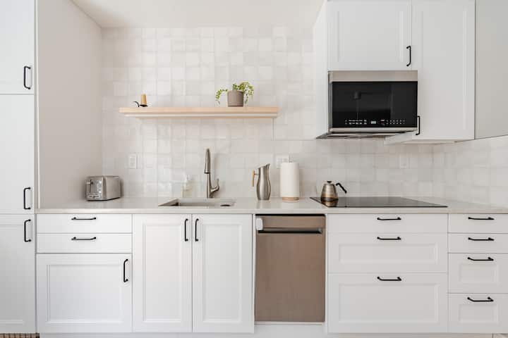 Cozy And Spacious Studio - Edmonds, WA