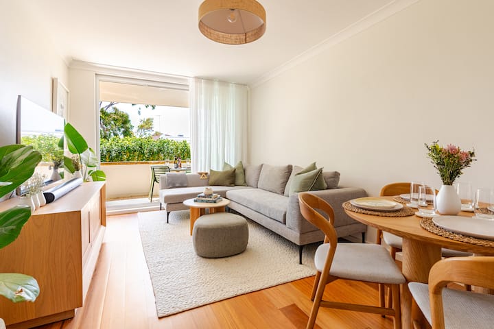 Stylish & Perfectly Located Bondi Beach Hideaway - Bondi Beach