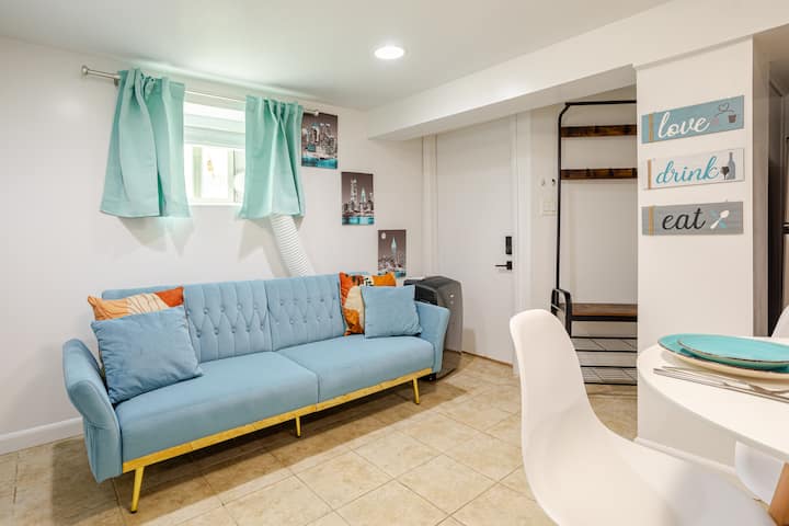 1br Manhattan Escape, Netflix | 15' Fifa World Cup - Jersey City, NJ