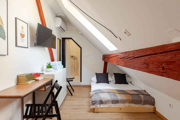 Stylish Micro Loft In The Hearth Of Old Town - Ljubljana