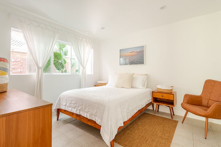 Newly Remodeled
Steps From Ocean - El Segundo