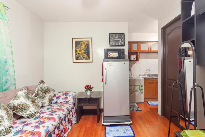 Furnished 2-bedroom Condo At Hampton Gardens Pasig - Ortigas Center